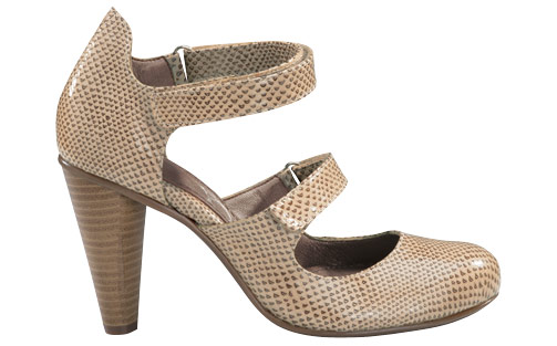 Crocs Shoes - Fashionable Fall Footwear - The Fashionable Gal